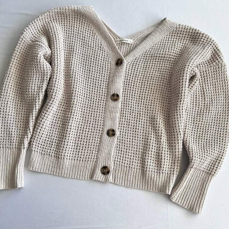 Moon & Madison Clothing Website: Stylish Women’s Knitwear